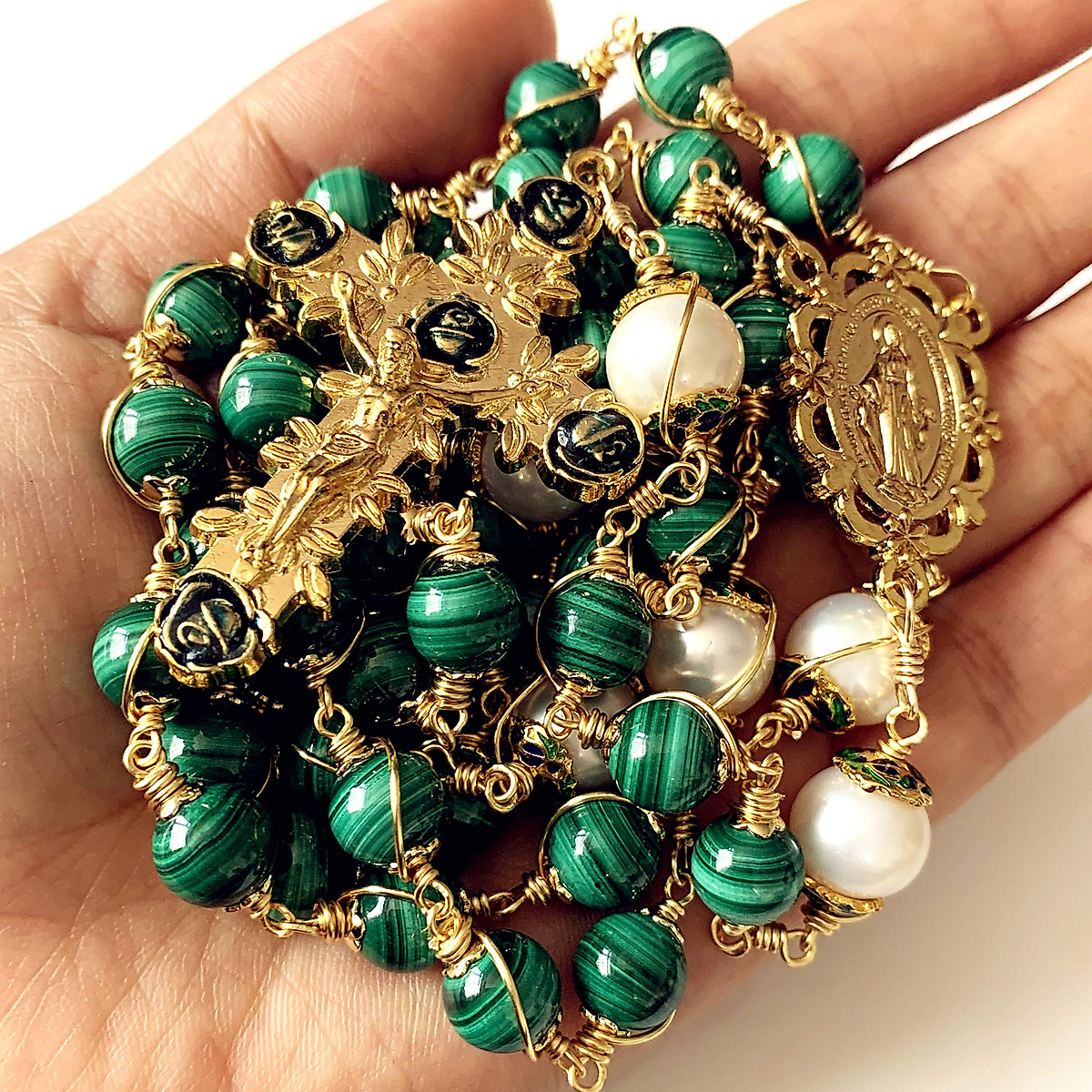 elegantmedical Handmade Gold Wire Wrapped UNDOUBTED Malachite &11-12mm Real Pearl Beads Rosary Cross/Crucifix Necklace Box Catholic Womens Gift