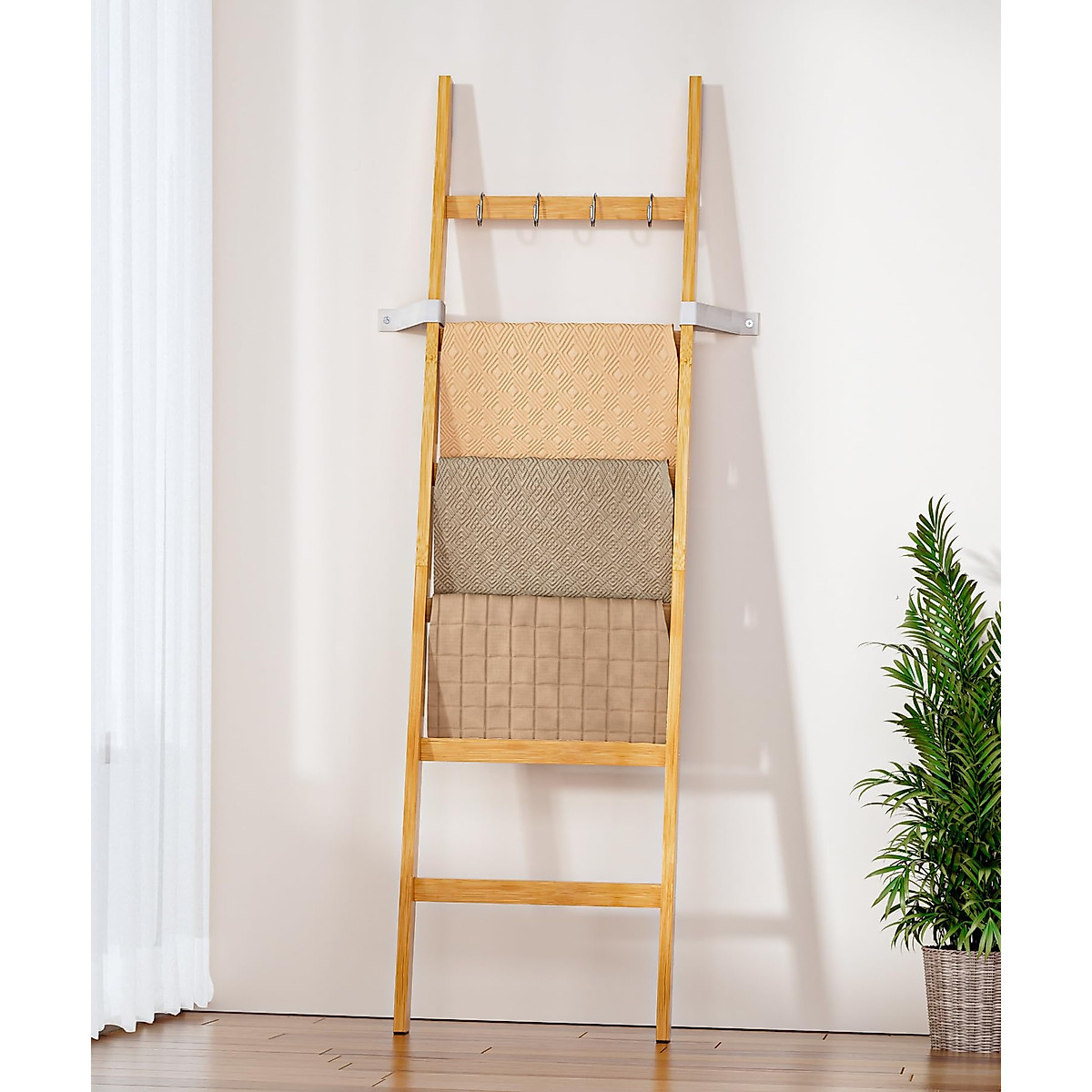 Cozivolife Blanket Ladder 6-Tier,Bamboo Towel Rack with 2 Anti-Tip Straps and 4 Hooks,Ladder Shelf Easy Assembly,Wall-Leaning Blanket Rack,Rustic Decorative Farmhouse Storage (Natural)