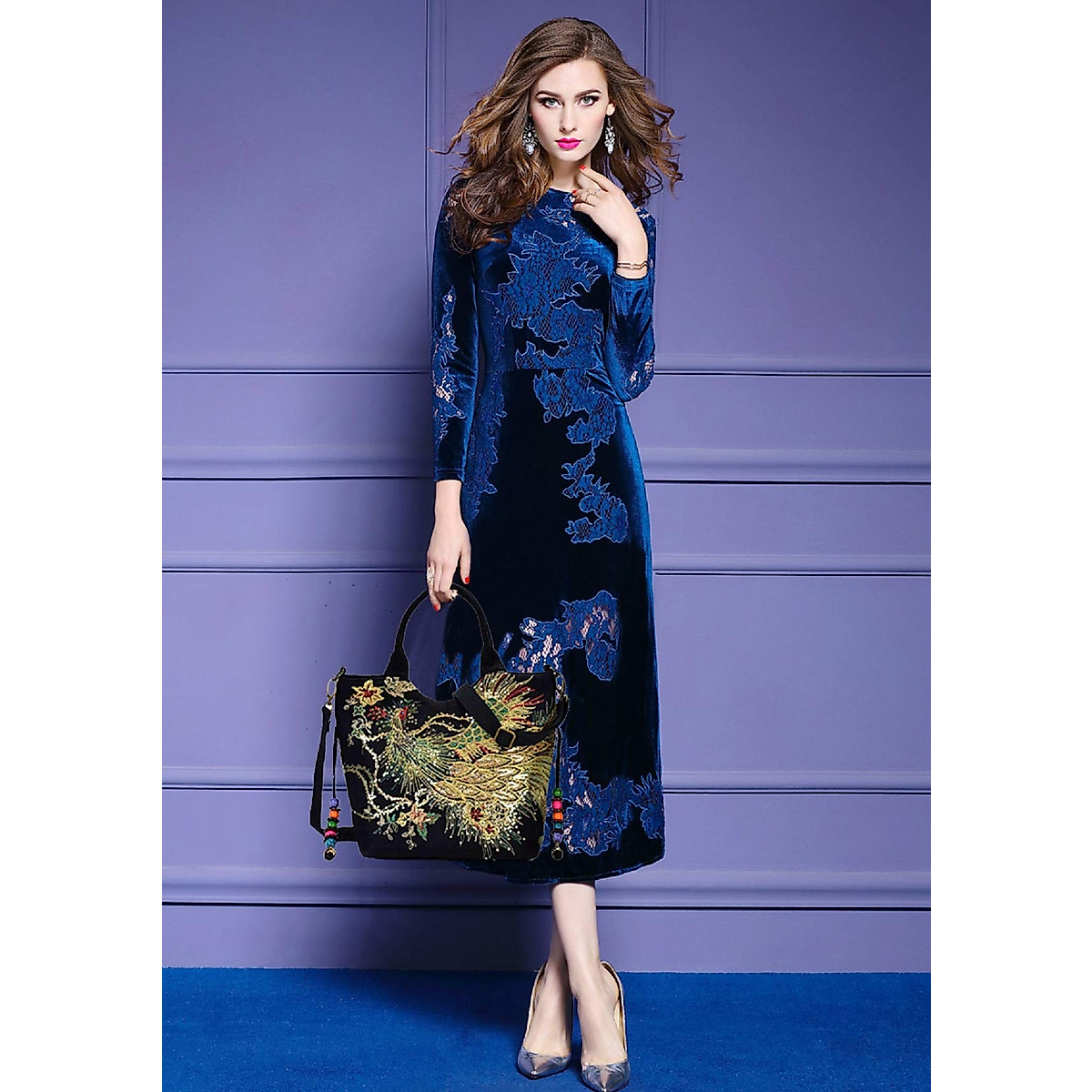 Women Vintage Sequins Peacock Handbag - Ethnic Embroidery with Pendants (black)