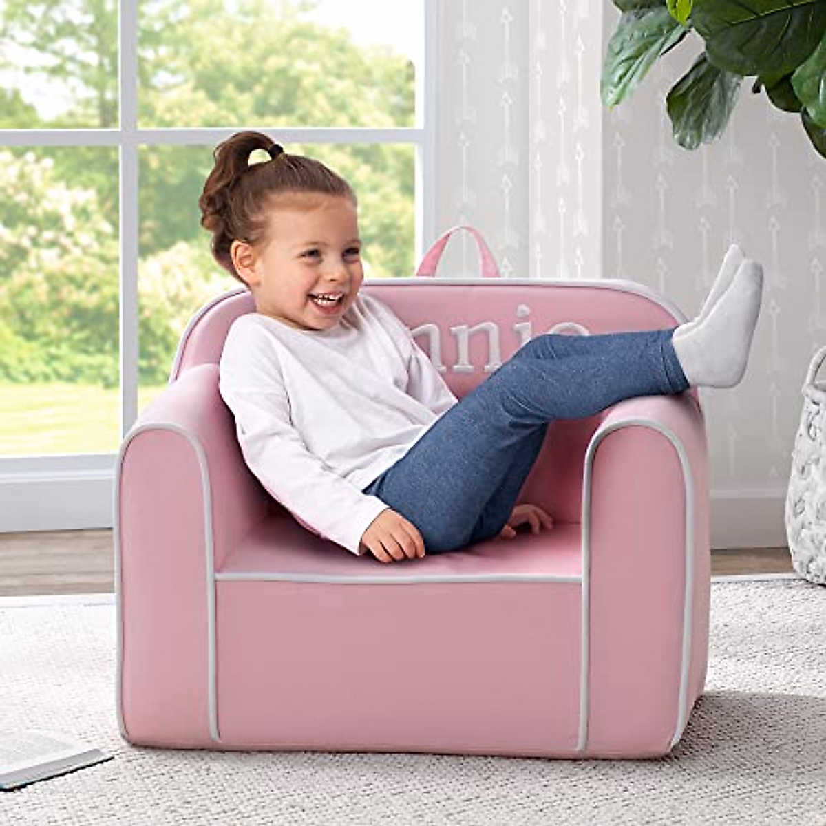 Delta Children Cozee Chair for Kids - 1 Seater Foam Toddler Couch can be Personalized with Name, Has Removable Cover for Easy Machine Washing (25x18x20.5 Inches, Pink and White)