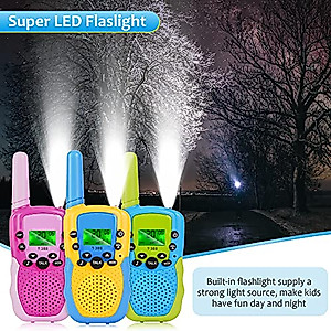 WPQOZZLP Walkie Talkies for Kids，5KMS Long Range Walkie Toy 22 Channels 2 Way Radio Toy with Backlit LCD Flashlight, Gifts Toys for 3-12 Year Old Boys Girls（3 Pack）