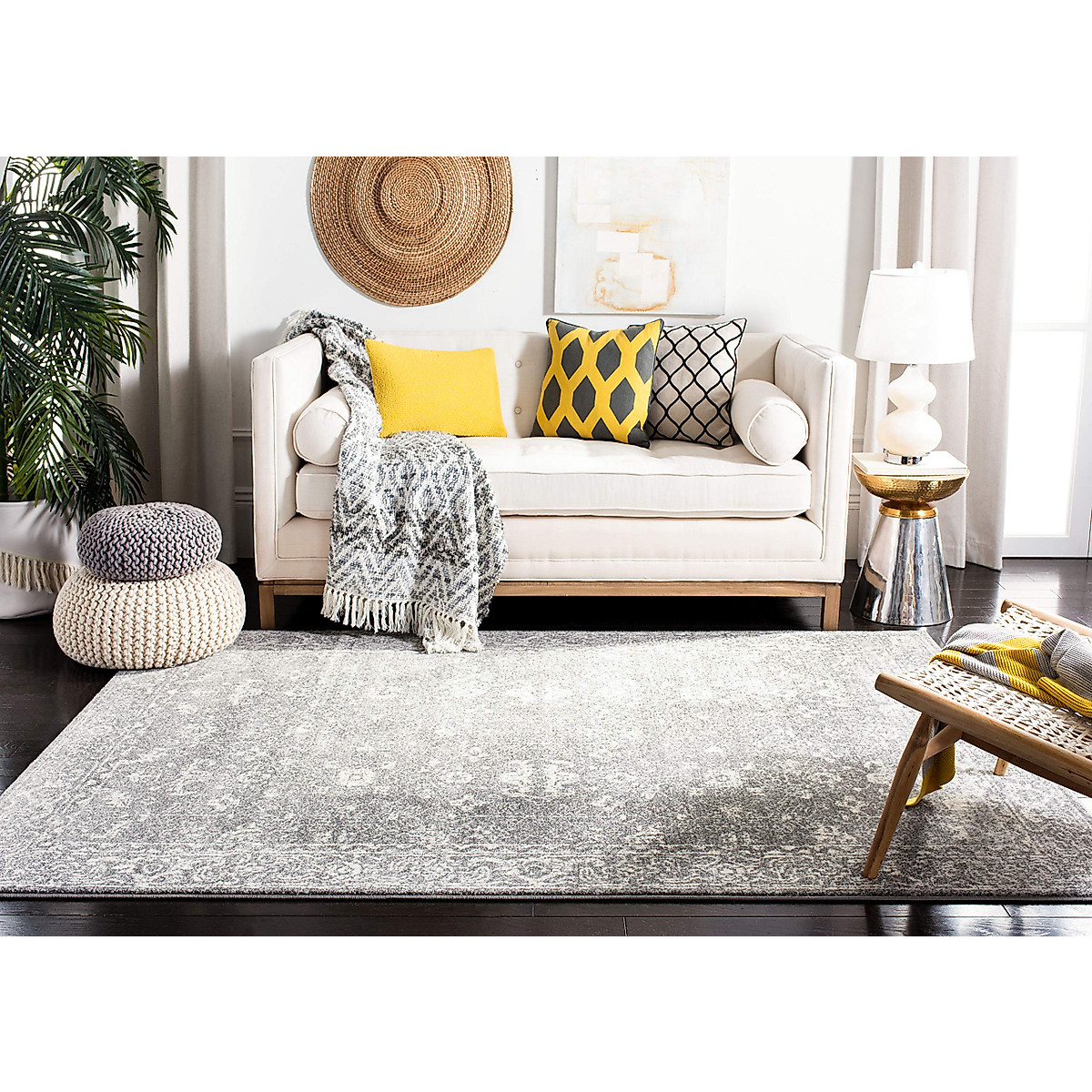 SAFAVIEH Evoke Collection Area Rug - 9' x 12', Grey & Ivory, Shabby Chic Distressed Design, Non-Shedding & Easy Care, Ideal for High Traffic Areas in Living Room, Bedroom (EVK270S)