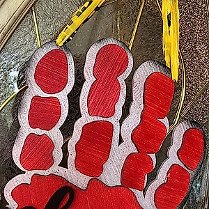 Halloween Blood Handprint Door Sign 3D Wooden Front Door Coat Rack Home Decor Hanging Halloween Party Indoor/Outdoor Decoration