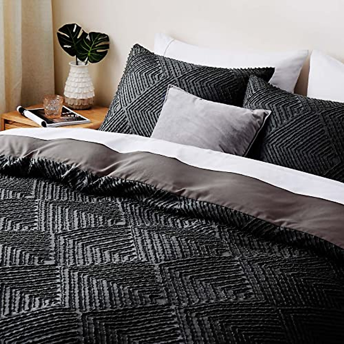 Gracelife Tufted Duvet Cover King Size, 3 Pieces Black Microfiber Duvet Cover Set, Embroidery Shabby Chic Bedding Duvet Covers with Zipper Closure, Corner Ties, All Season