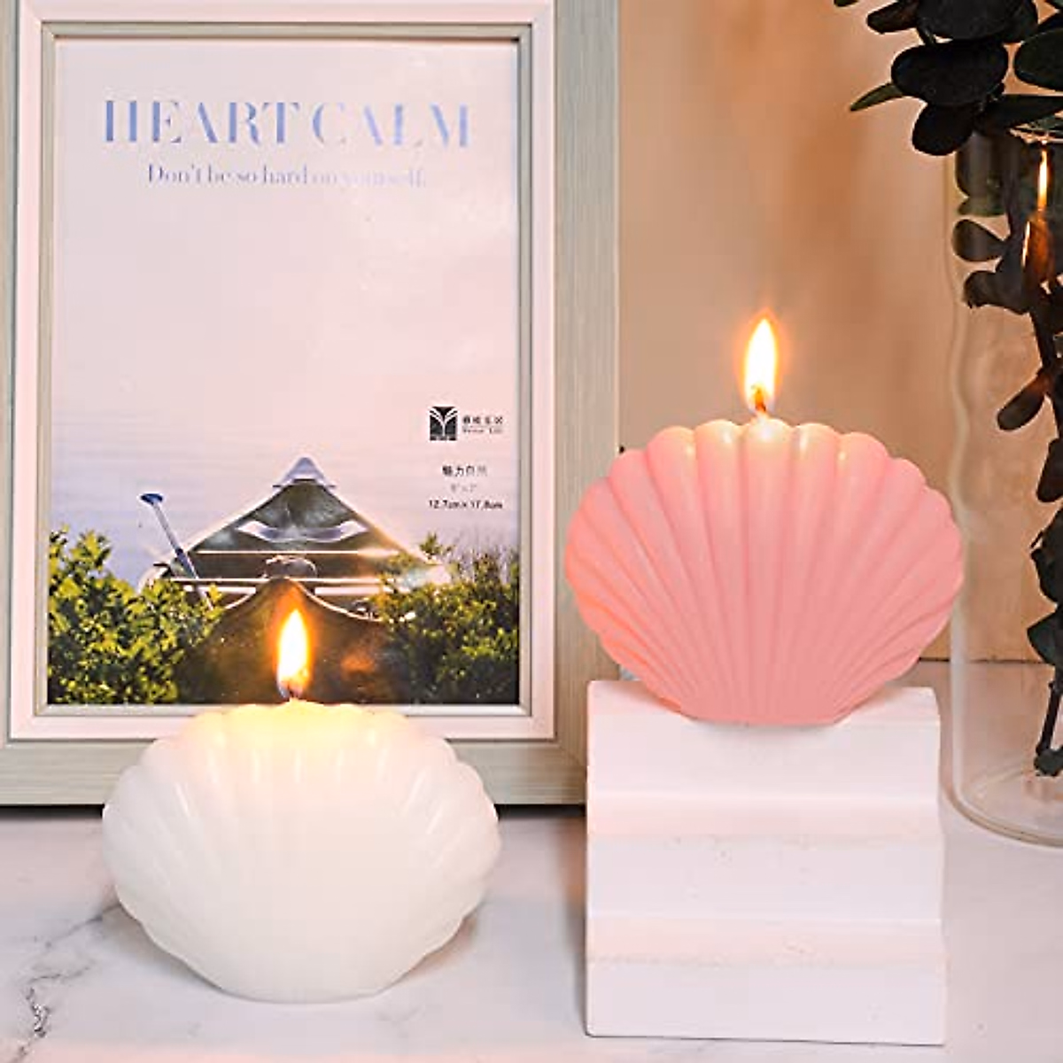 2 Pieces Seashell Scented Candles Aesthetic Trendy Candles Hand Poured Soy Wax Candle Handmade Shell Shape Candle Freesia Seashell Candle for Danish Pastel Room Decor, White, Pink (Cute Style)