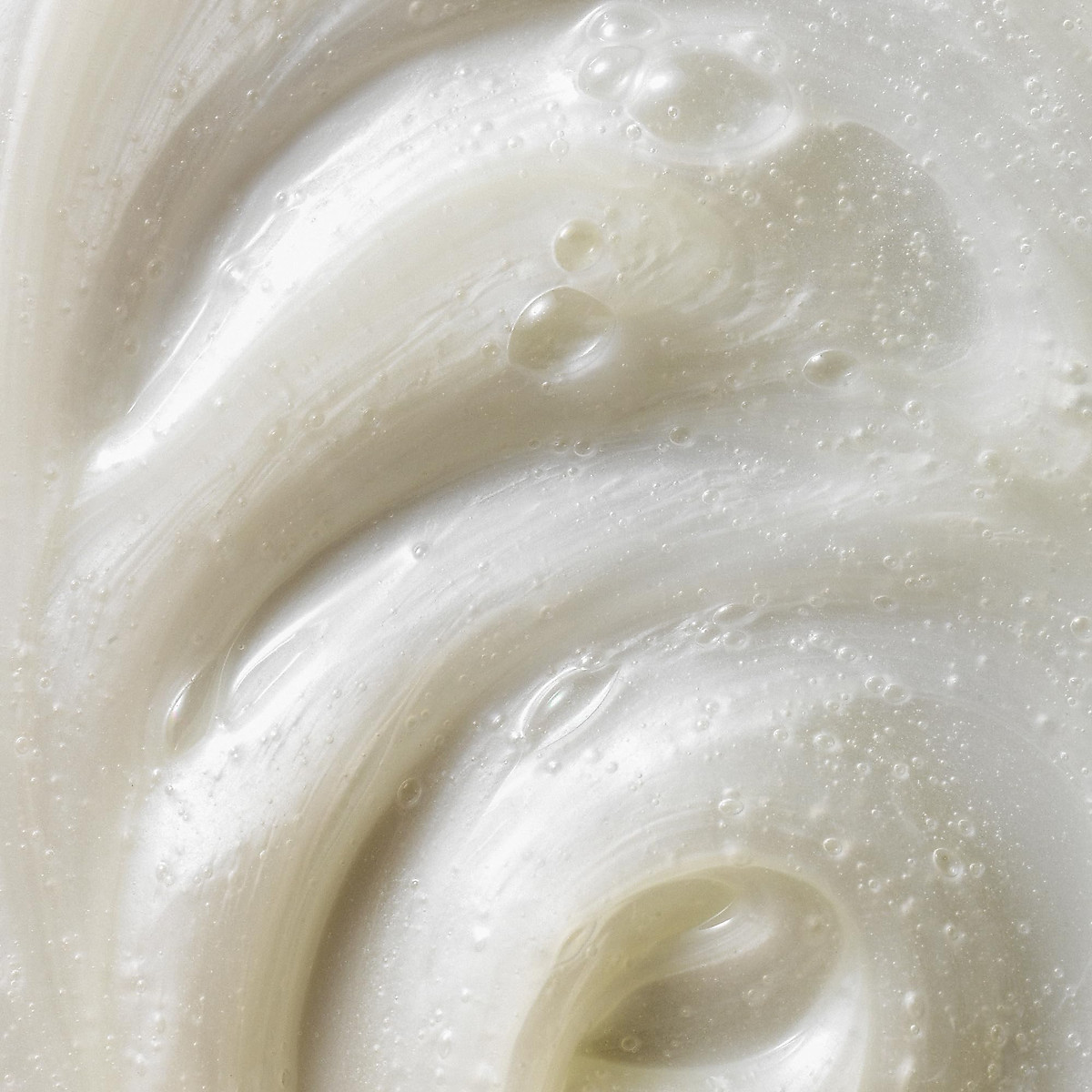 Kristin Ess Moisture Rich Curl Shampoo for Wavy to Tight Curls 2A-4C - Lightly-Clarifying, Anti-Frizz, Sulfate, Paraben & Silicone Free, 33.8 fl. oz.