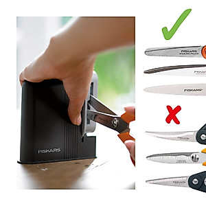 Fiskars Clip-Sharp, Total Length: 4 cm, Plastic, 1000812 Scissors Sharpener, one size, Black