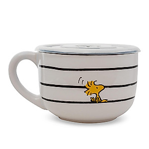 Silver Buffalo Peanuts Snoopy and Woodstock Ceramic Soup Mug with Vented Plastic Lid, 24 Ounces, 1 Count (Pack of 1)