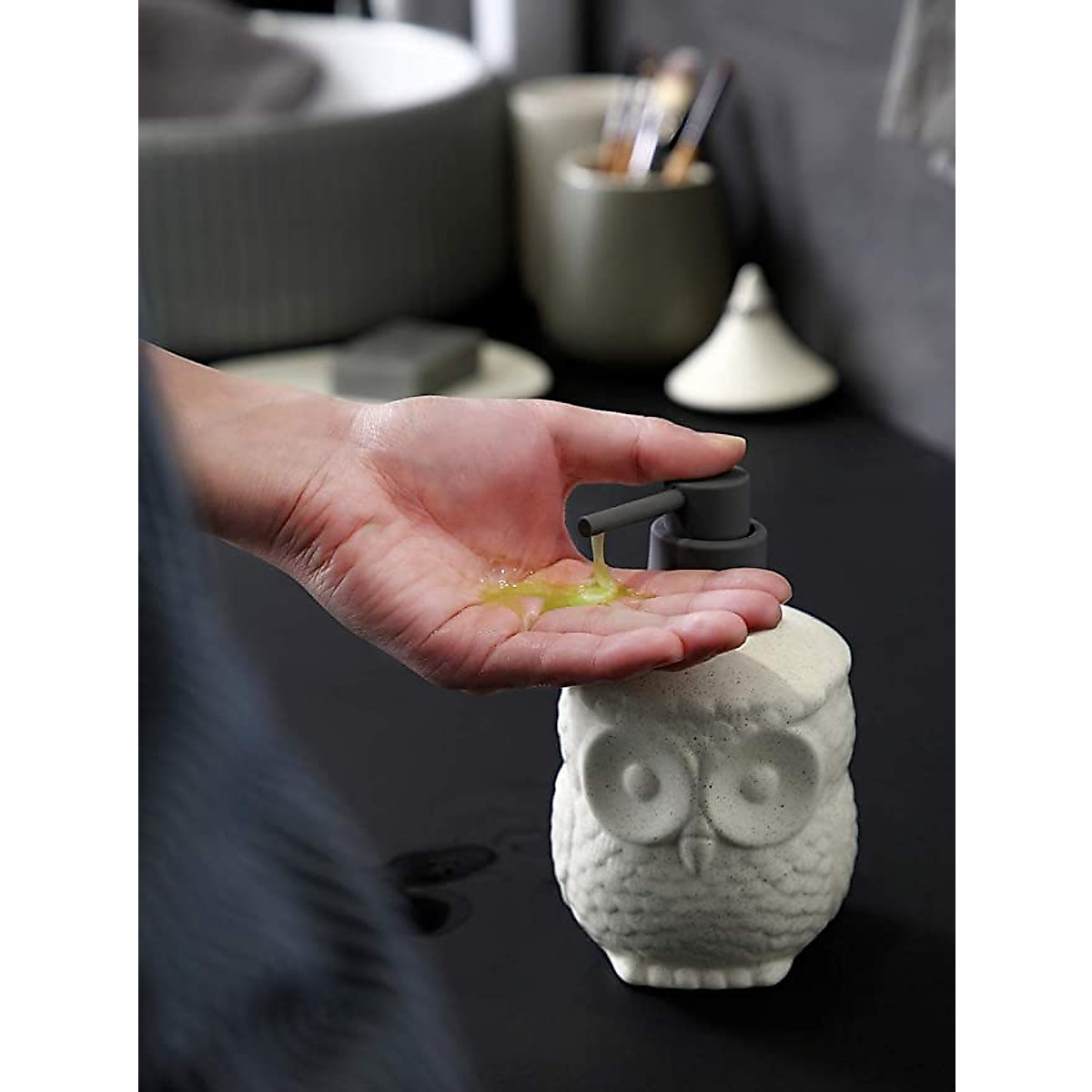 123Arts Ceramic Owl Shape Soap Dispenser Soap Bottle Lotion Bottle with Pump