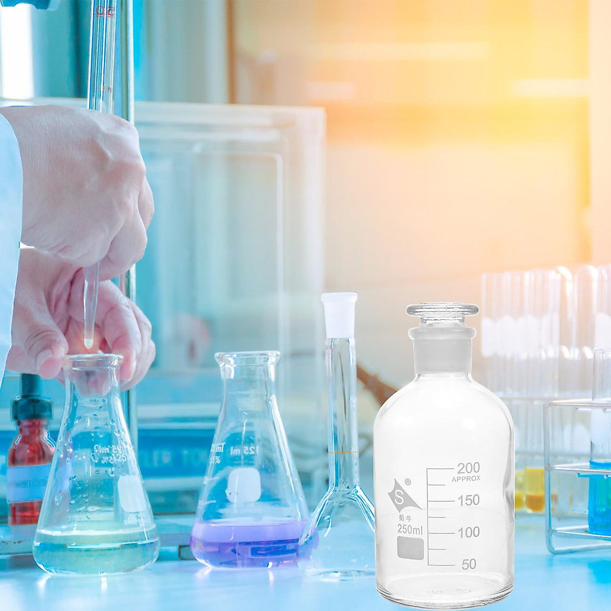 iplusmile Labs Reagent Bottle, 250 mL Soda Glass, Wide Neck with Stopper, Chemistry Sample Glass Bottle with Glass Stopper for Reagent