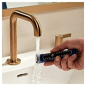 Gillette Styler, 1 Beard Trimmer for Men with 1 ProGlide Razor Blade Refill, 1 Battery, 3 Comb Attachments, Waterproof