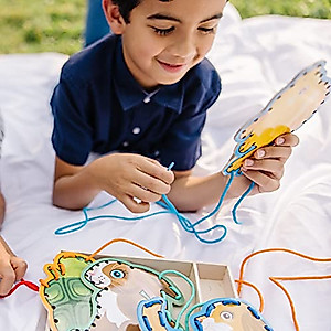 Melissa & Doug Lace and Trace Activity Set: Pets - 5 Wooden Panels and 5 Matching Laces - Lacing Toys For Toddlers, Fine Motor Skills Threading Cards For Preschoolers And Kids Ages 3+