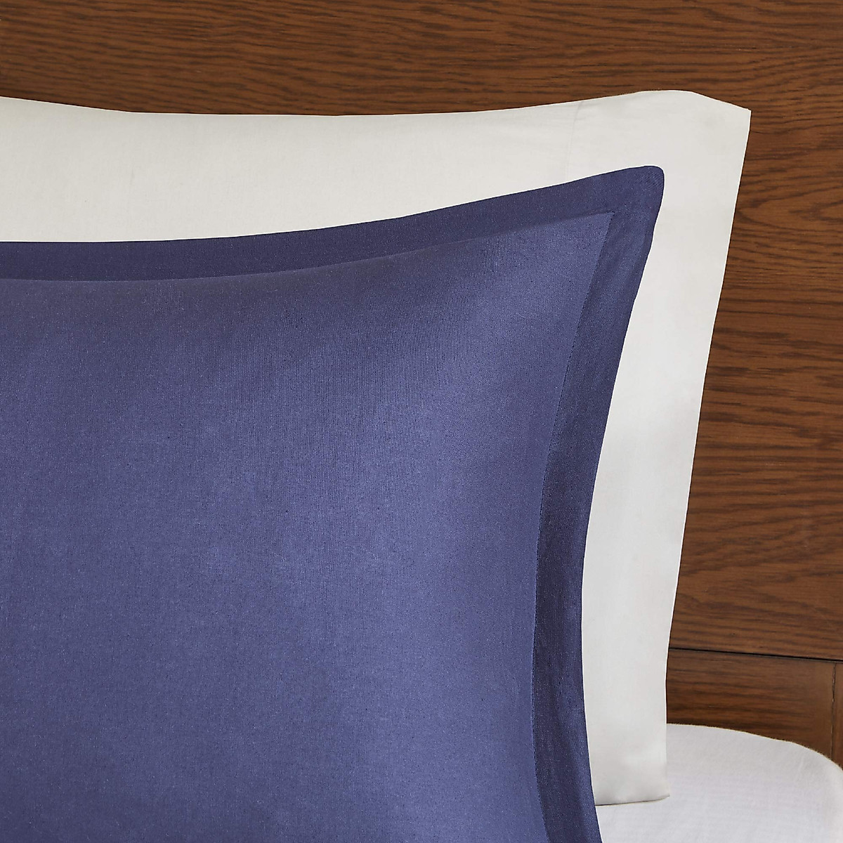 Urban Habitat Kids 100% Cotton Comforter Set-Fun Print and Vibrant Color Modern Design All Season Cozy Bedding,Matching Shams,Decorative Pillow, Full/Queen,Shark Stripes Green/Navy with 2dec pillows