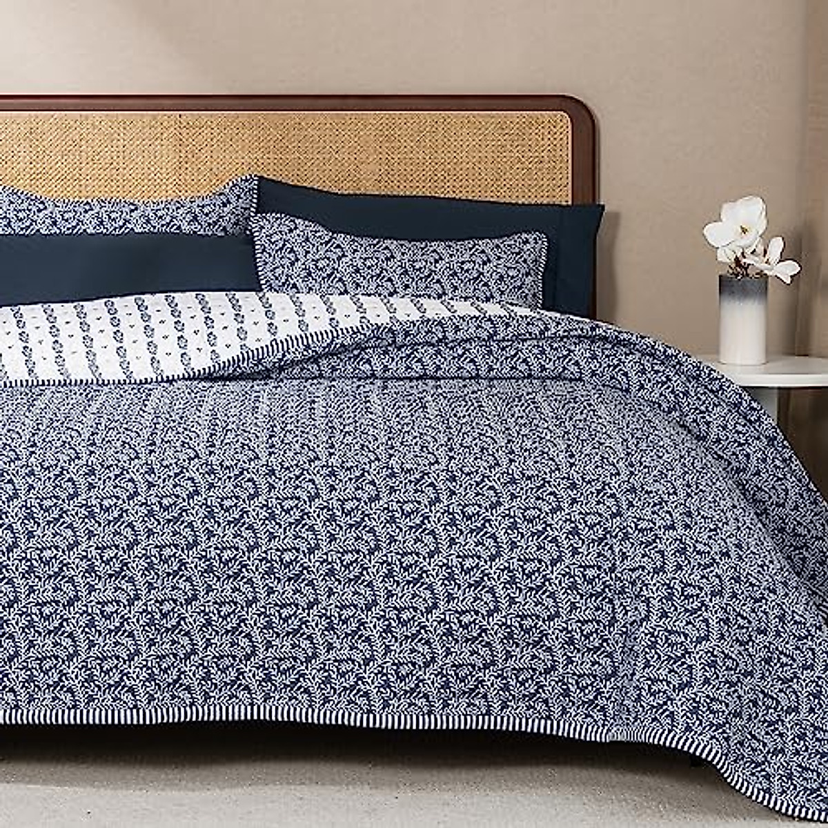 EVERGRACE Floral Printed Quilt Comforter Set Queen Size, 3 Pieces (1 Reversible Quilt Bedding Set, 2 Pillow Shams), Microfiber Lightweight Coverlet Bedspread for All Seasons, Foggy Blue, 92"x96"