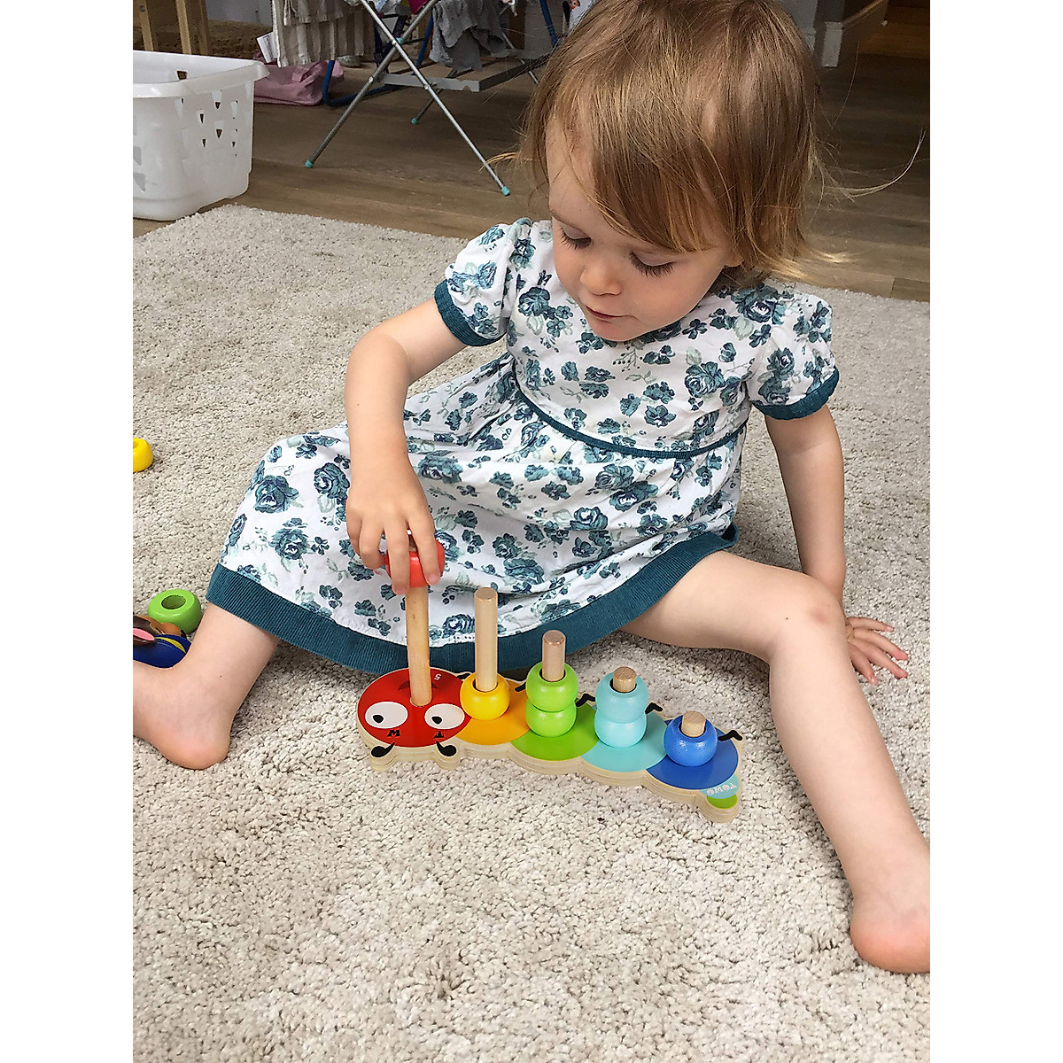 TOWO Wooden Stacking Rings Baby –Lovely Caterpillar Counting Game - Colour Sorting Puzzle - 5 Pegs Ring Stacker - Counting Rings Early Learning Wooden Toys for 1 Year Old Gift First Birthday Boy Girl