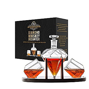 Whiskey Decanter Diamond shaped With 2 Diamond Glasses & Mahogany Wooden Holder – Elegant Handcrafted Crafted Glass Decanter For Liquor, Scotch, Rum, Bourbon, Vodka, Tequila – Great Gift Idea – 750ml