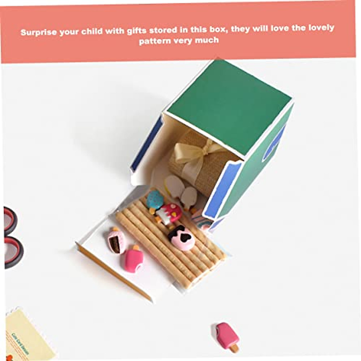 ULTECHNOVO 32 Pcs Candy Cookie Box Christmas Gift Bags Candy Holder Sugar Cookies Small Packaging Supplies Candy Container Handheld Present Bags Gift Packing Cases Paper Biscuit Multifunction