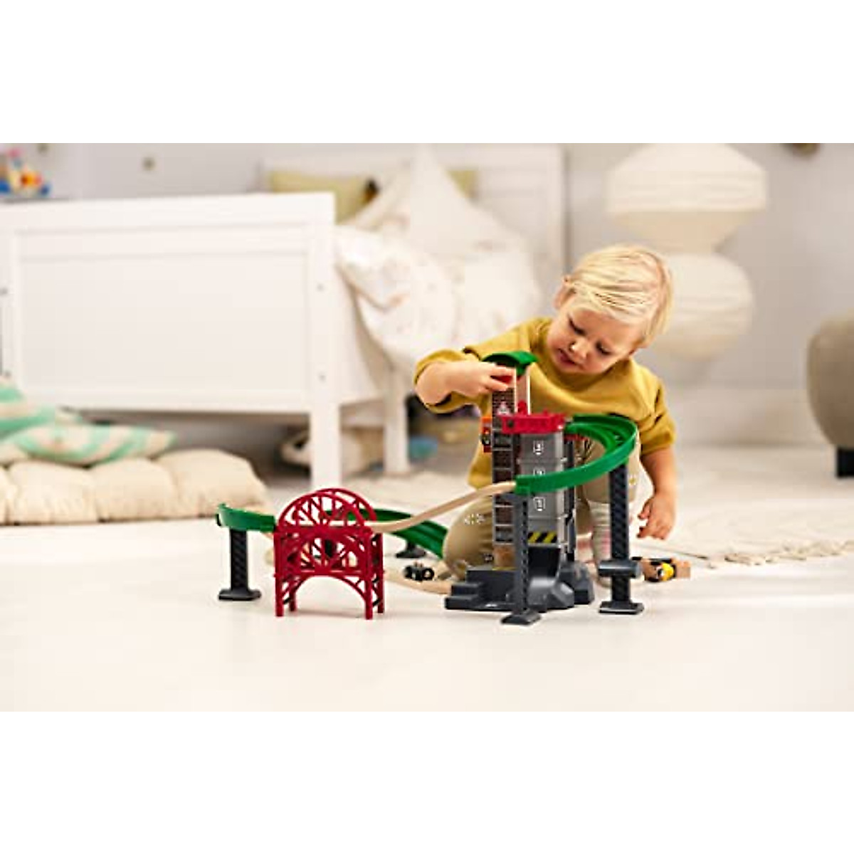 BRIO World 33887 Lift & Load Warehouse Set | 32 Piece Kids Train Toy Set with Wooden Tracks and Accessories | Interactive Design | FSC Certified Wood | for Ages 3 and Up