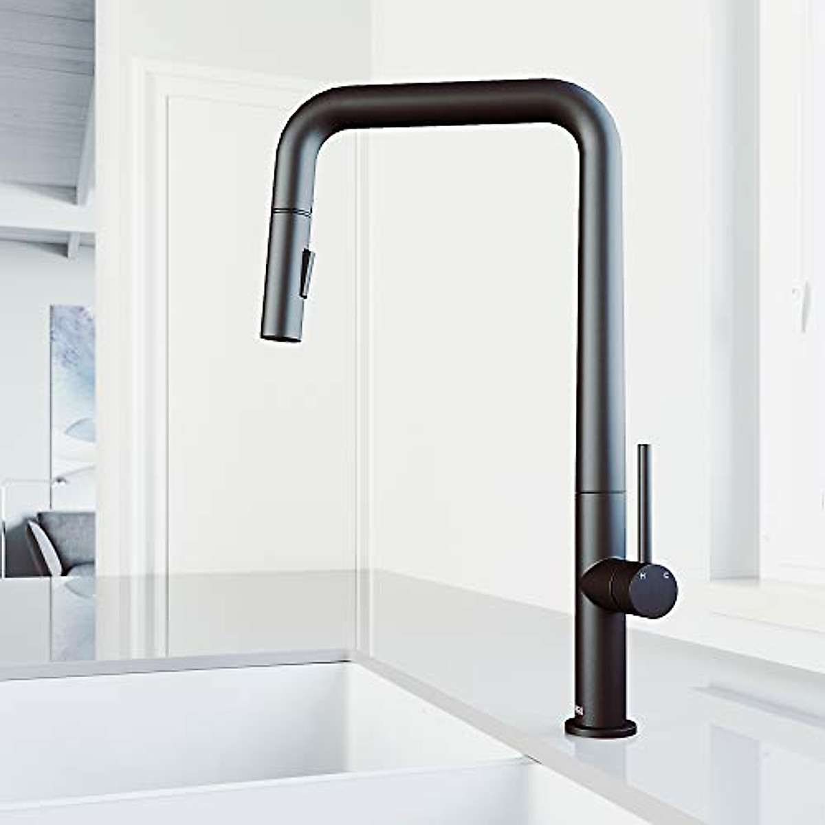 VIGO VG02031MB 18.25" H VIGO Parsons Single Handle Pull-Down Sprayer Kitchen Faucet in Matte Black
