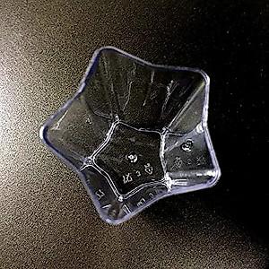 Hacaroa 100 Pack Mini Dessert Tumbler Cups with Spoons, 2 Oz Plastic Star Parfait Appetizer Cups, Clear Reusable Dessert Serving Bowls for Puddings, Mousse, Party Event