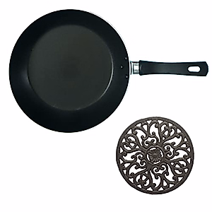 Cast Iron Trivet, Vintage Cutout Pattern Cast Iron Insulation Pad, Dutch Oven Trivet, Removable Rubber Legs Cast Iron Trivet, 2 Pack 7 Inches Trivet, Plates to Protect Table