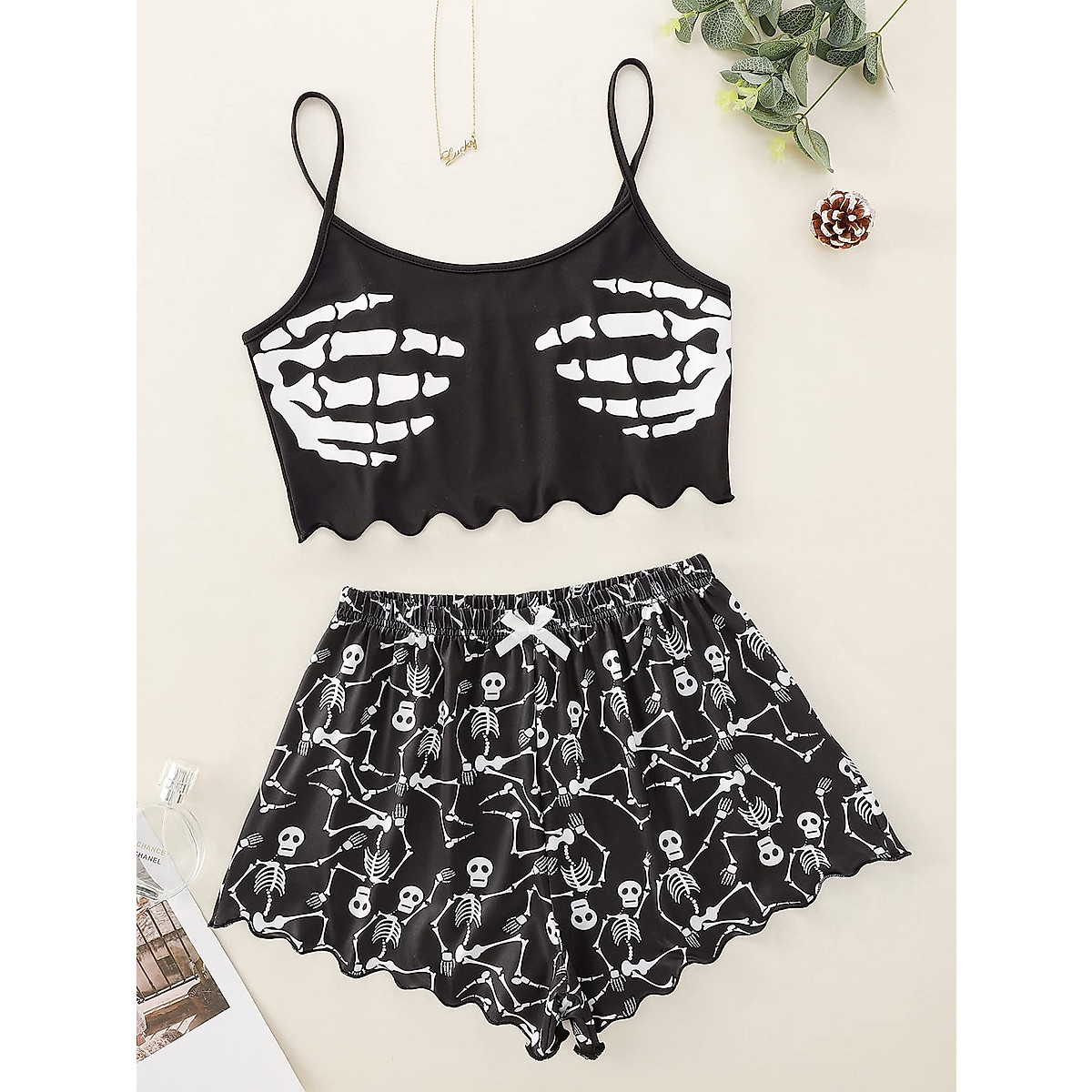 WDIRARA Women's Sleepwear Skull Print Strap Pajama Set Cami and Shorts Black Bow L