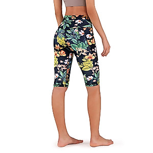 ODODOS Women's Knee Length High Waisted Yoga Capris with Pockets, Pattern Workout Athletic Running Capri Leggings, Tropical Flower, Medium