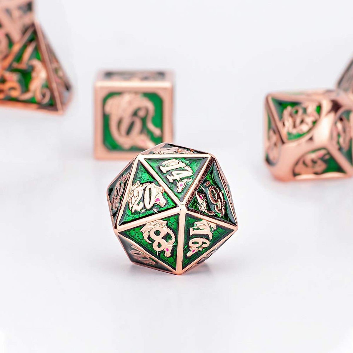HYMGHO DND Dice Set Copper Dragon dice Enamel Green zamak with dice Box D&D Polyhedral Dice for Dungeons and Dragons dice Trpg 7 Pieces die Tabletop Games Board Gaming dice Vault