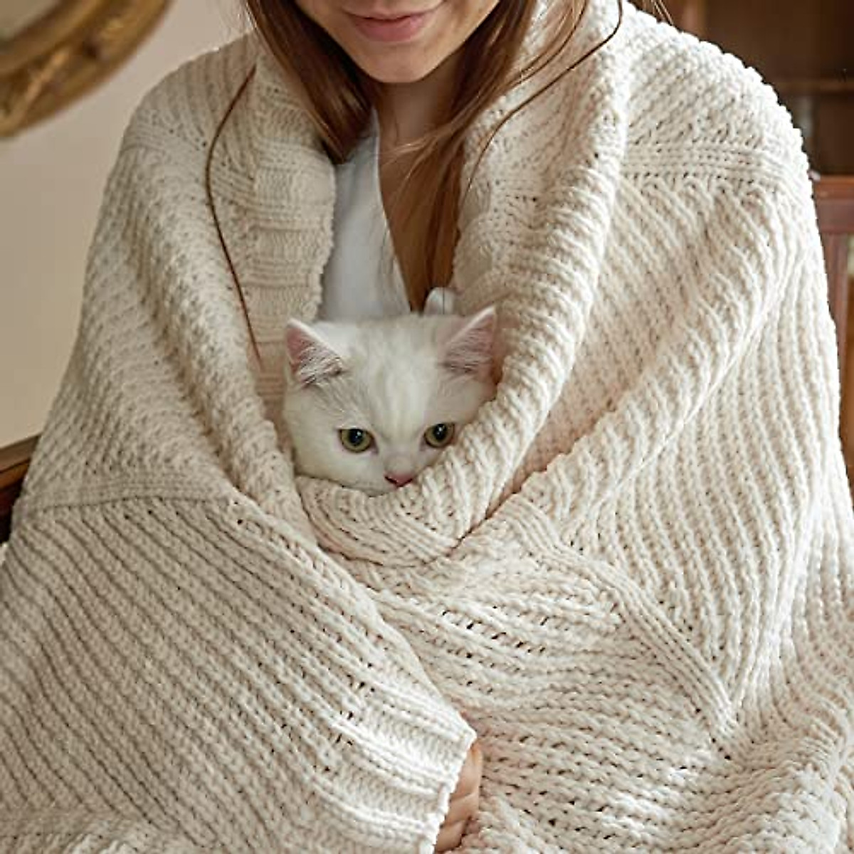 Amélie Home Herringbone Chenille Knit Throw Blanket, Textured Soft Warm Cable Knitted Throw Blankets, Farmhouse Rustic Cozy Knot Braided Crochet Blanket for Couch Bed, Ivory, 50"x 60"