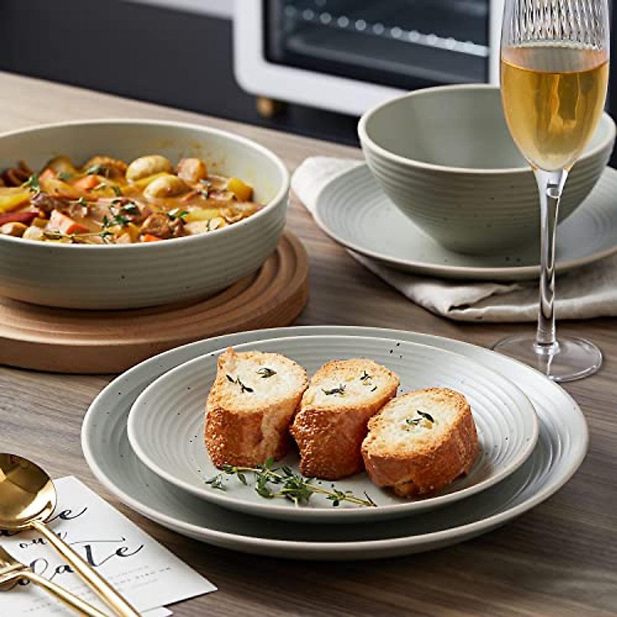 Stone Lain Lauren Stoneware Dinnerware Set, 16-Piece Service for 4, Green