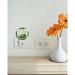 Night Light Plug into Wall, LED Nightlights St. Patrick's Day Green Truck Gnome Shamrock Linen Small Nightlight Auto Dusk-to-Dawn Sensor Lamp LED Night Lights for Kid's Bedroom, Bathroom