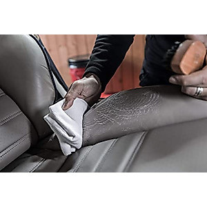 GYEON Quartz Q²M LeatherCleaner Mild 500 ml - Gentle Leather Cleaner Safe for All Leather Types - Remove Dirt and Oil from All Leather to Prepare for Protection