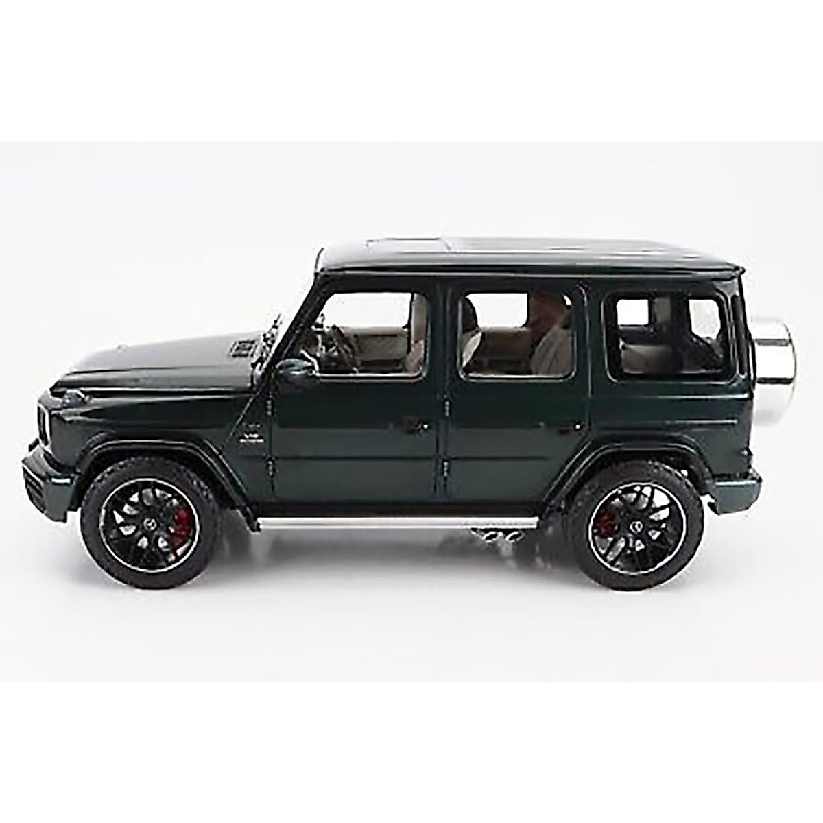 Minichamps 2018 AMG G63 Green Metallic with Sunroof 1/18 Diecast Model Car 110037066