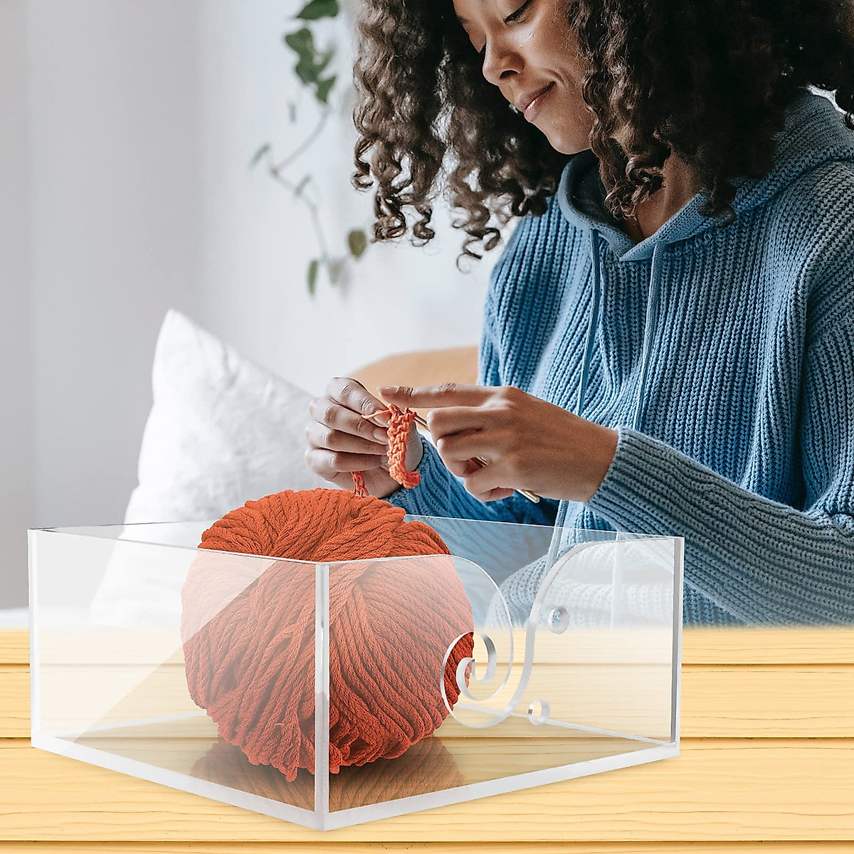 Transparent Acrylic Yarn Bowl Holder, Knitting Kit Wool Storage Cube with Holes Crochet Accessories Organizer Dispenser Preventing Slipping and Tangles