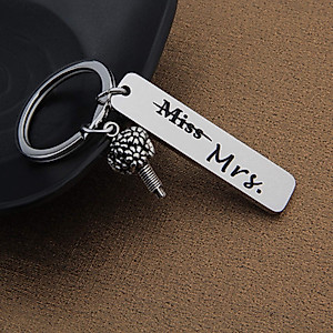 LQRI Bride Gift Miss to Mrs. Keychain Wedding Jewelry Bride To Be Gift Bridal Shower Gift (welry Bride To Be Gift Bridal Shower Gift (welry Bride To Be Gift Bridal Shower Gift (Miss to Mrs. Keychain)