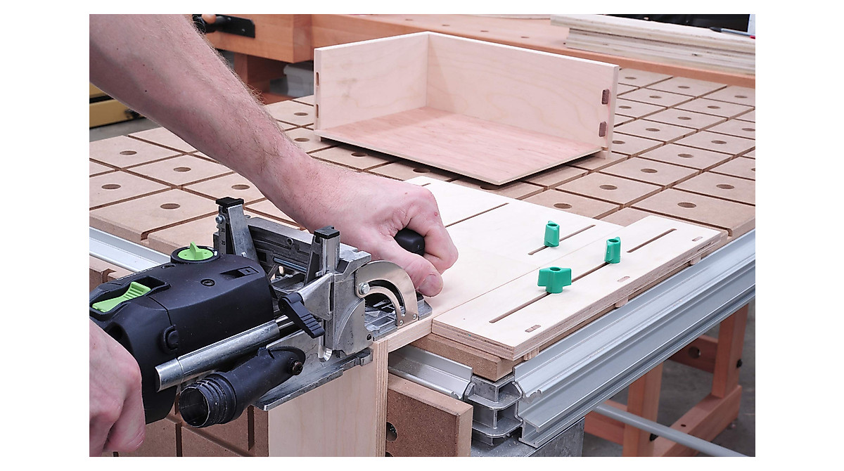 MICROJIG MATCHFIT Dovetail Track Hardware - 4-Piece Set