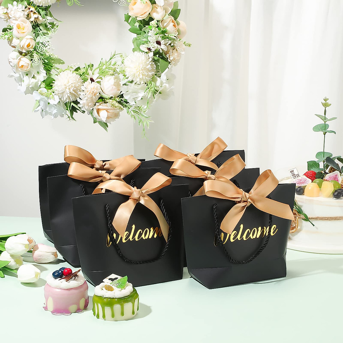 30 Pieces Welcome Bags Wedding Gift Bags Hotel Guest Wedding Treat Candy Boxes with Bow Ribbon Handle Party Favors Bags for Birthday Baby Shower Business Celebration Present (Black)