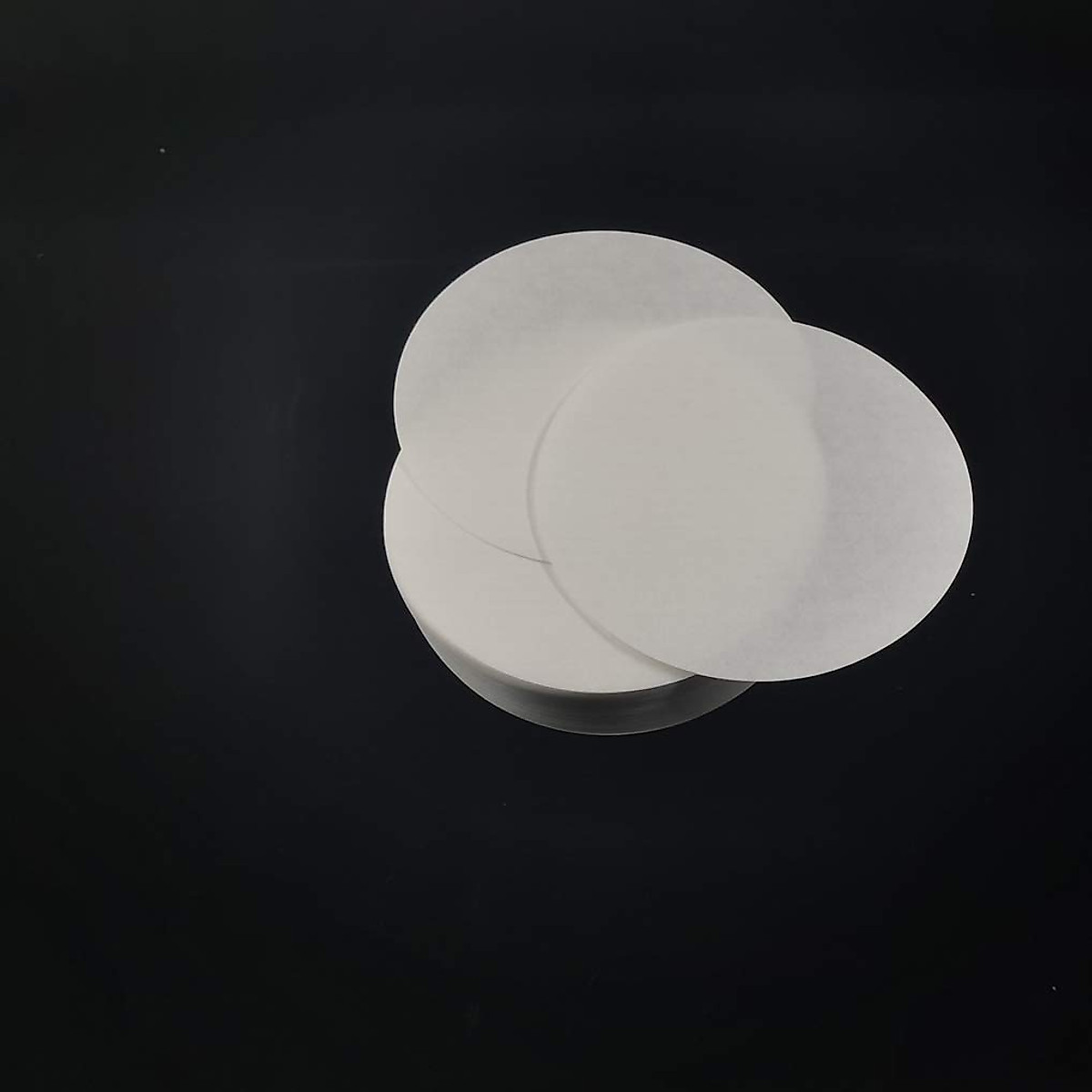 HeyWin 200 Packs Qualitative Filter Paper Chemistry,Diameter of 110mm Filter Paper Circles,Medium Speed,Used in the Vacuum Filter,also for Funnel,etc
