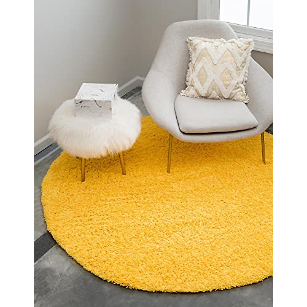 Rugs.com - Über Cozy Solid Shag Collection Rug – 5 Ft Round Tuscan Sun Yellow Shag Rug Perfect for Kitchens, Dining Rooms