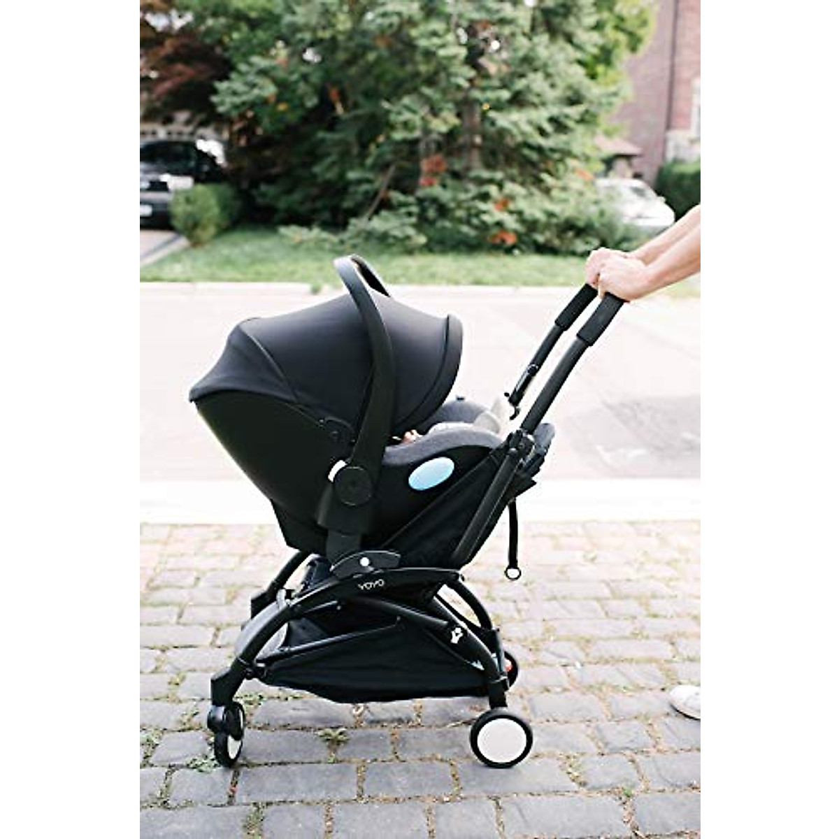 Clek Liing Infant Car Seat with Adjustable Headrest, Compact Design, Latch-Compatible Design, and Flame-Retardant Free (Pitch Black)