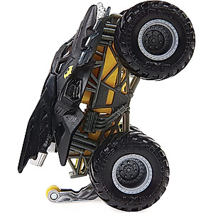 Monster Jam 2021 Spin Master 1:64 Diecast Monster Truck with Wheelie Bar: Heroes and Villains Batman