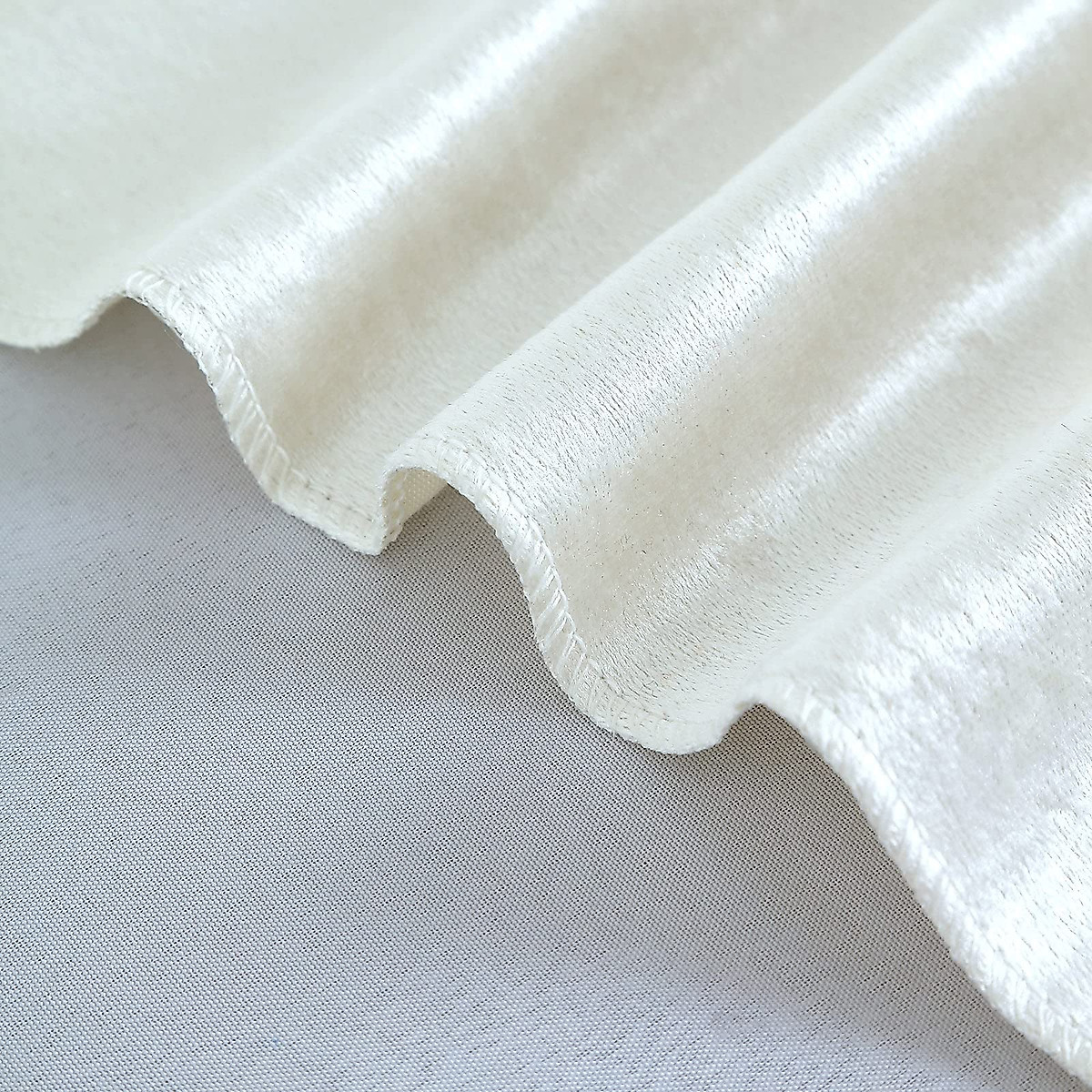 Tableclothsfactory 72"x 72" Ivory Premium Velvet Square Table Overlay Square Tablecloth Cover for Wedding Party Event Banquet