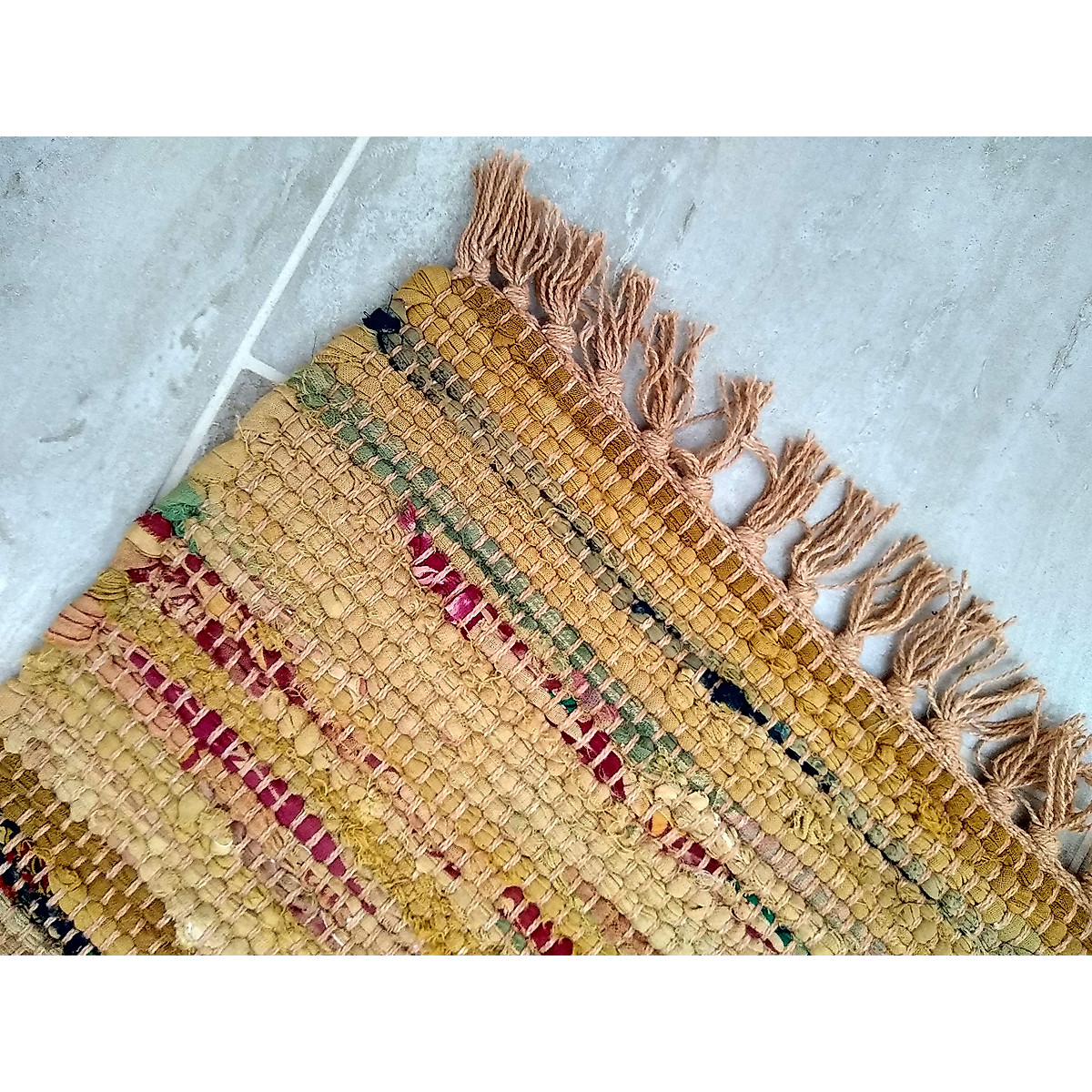 Sturbridge Country Rag Rug in Mustard 24" x 36"