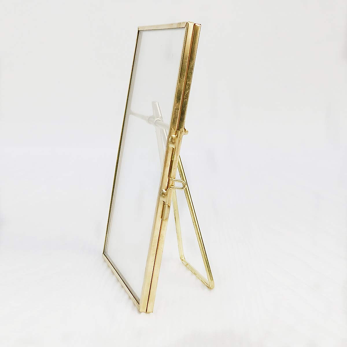 WONTHAI Gold Picture Frame - 4x6 Antique Brass Postcard Picture Frame for Desk - Small Pressed Glass Frame for Pressed Flowers - Floating Vertical (4 * 6 vertical)…