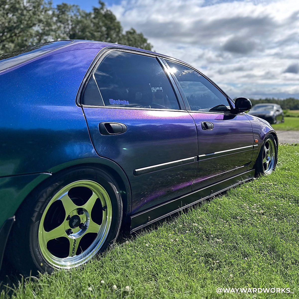 VViViD+ Gloss Metallic Chameleon Blue to Purple Color-Shift (1ft x 5ft) with Air Release