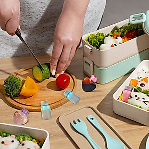 WXOIEOD 8 Pieces Mini Condiment Bottles for Lunch Box, Mini Ketchup Bottle for Kids Lunches, Cute Heart Condiment Squeeze Bottles Plastic Sauces Containers for Kids School Bento Box Accessories