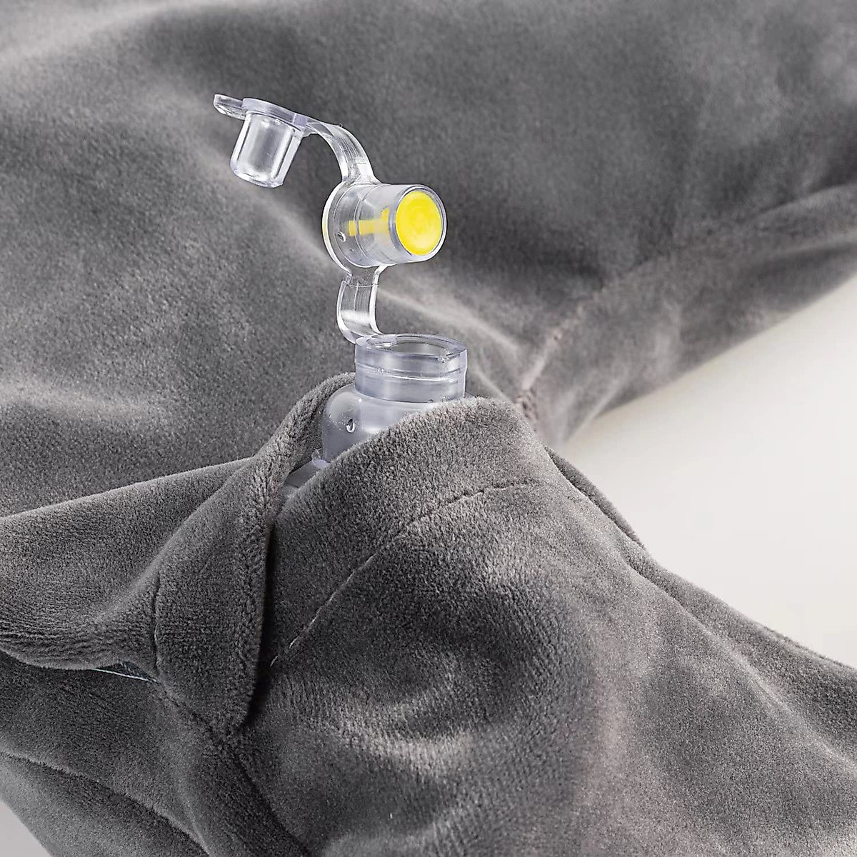 Makimoo Inflatable Travel Pillow, Neck Pillow Support for Traveling, Airplanes, Cars, and Offices with Compact Carrying Bag, Soft Velvet Washable Cover, Ideal for Adult Sleepers (Grey)