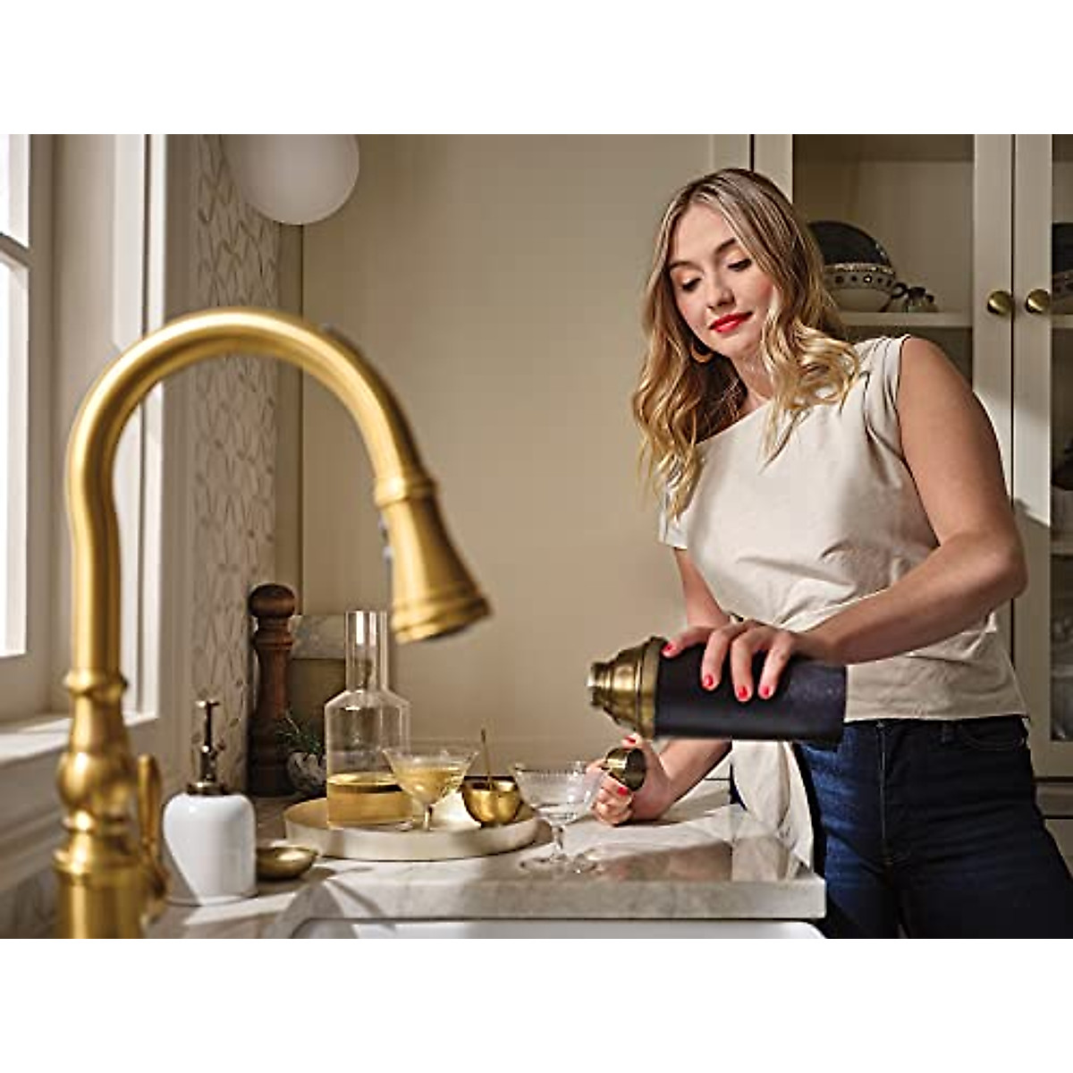 Moen Weymouth Brushed Gold Smart Faucet Touchless Pull Down Sprayer Kitchen Faucet with Voice Control and Power Boost, S73004EVBG