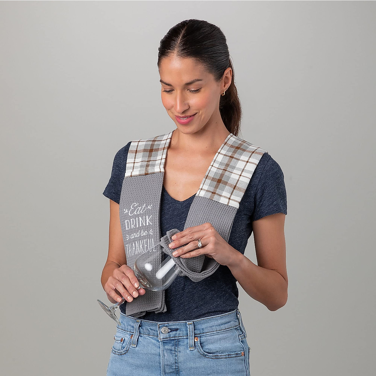 DEMDACO Eat Drink and Be Thankful Grey Plaid 68 inch 100% Cotton Dish Towel Boa