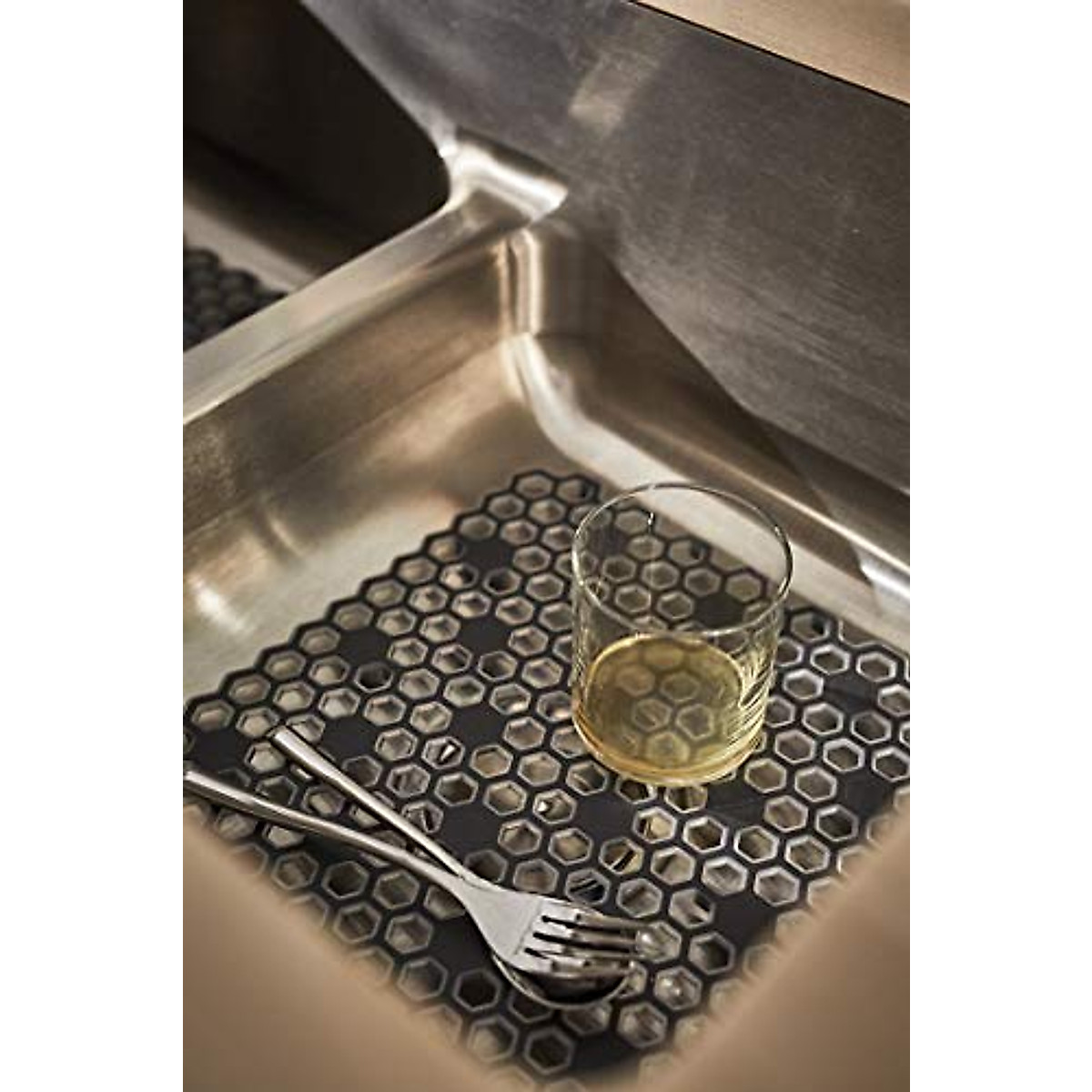 Spectrum Diversified Hexa Raised Feet Quick-Drying, Heavy-Duty Protector with Non-Slip Surface, Small Mat for Dual Sinks, Frost/Gray